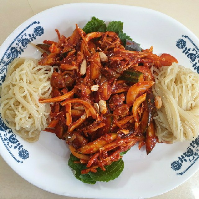 매콤새콤 골뱅이무침 특대 화곡 본동부대찌개 배민 장보기∙쇼핑
