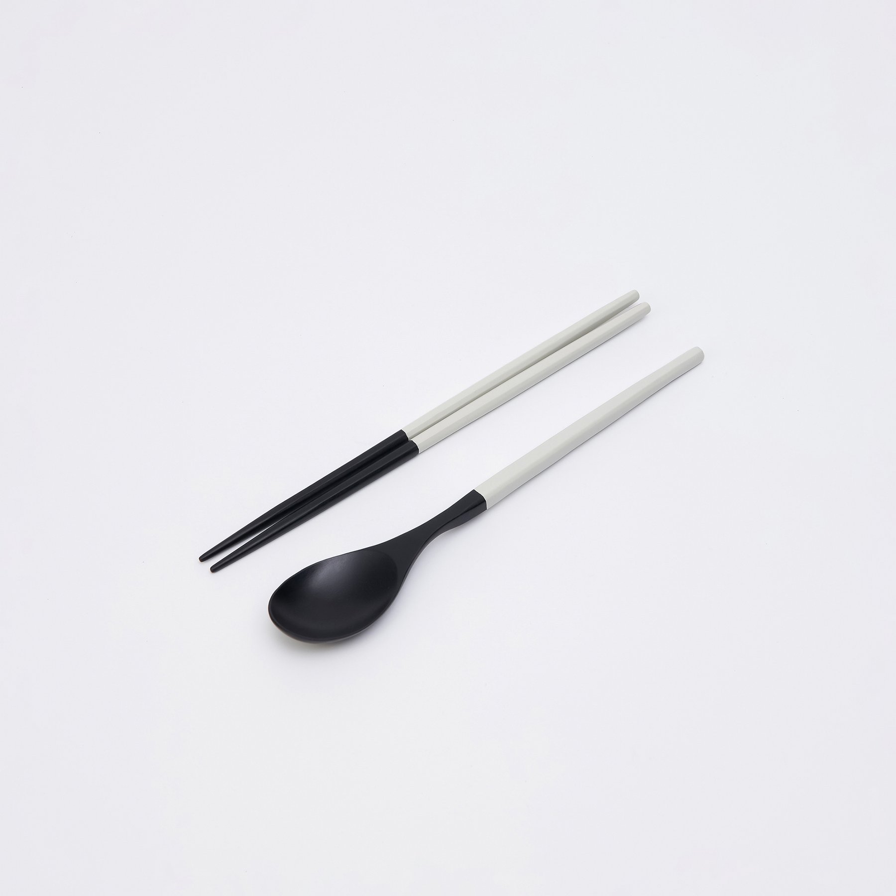 Jaju자주 컬러 핸들 블랙 옻칠 어른 수저2조 세트연그레이 배민 장보기∙쇼핑