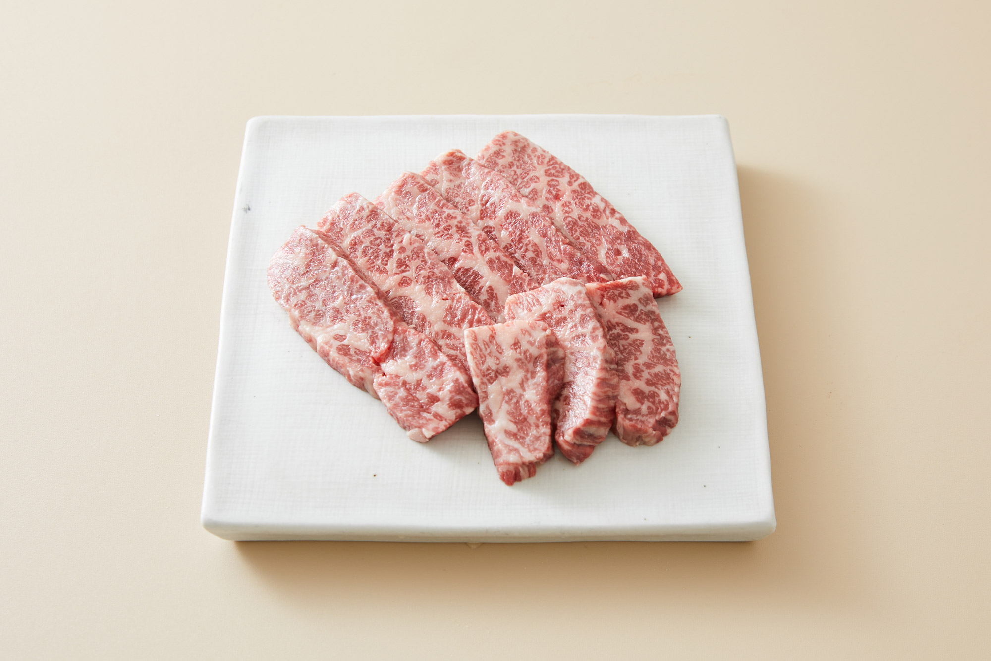 한우 살치살 100g 한우 암소 1이상등록반려상품정보제공고시 소비기한 정확한 기재 필요 배민 장보기∙쇼핑