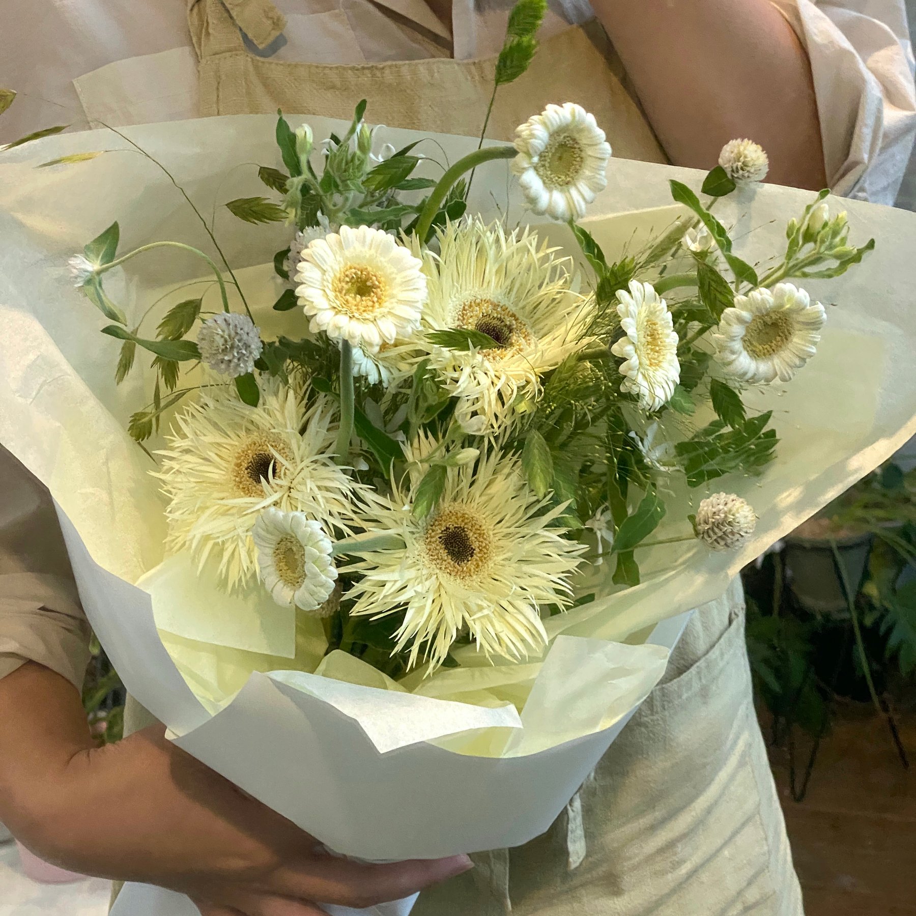 화이트 꽃다발 기념일 결혼축하 배민 장보기∙쇼핑