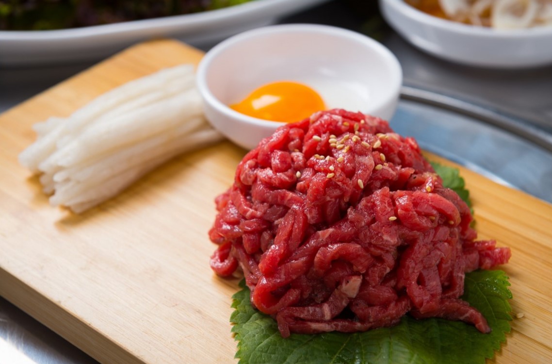 1 한우 꾸리살 육회 300g 배민 장보기∙쇼핑