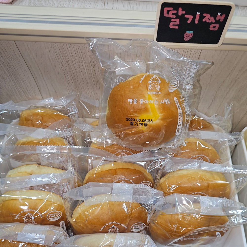 달달한 딸기잼빵 1개 한민 뚜앙착한빵집 배민 장보기∙쇼핑
