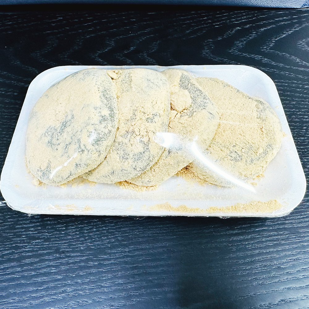 고소한 콩가루를 잔뜩 묻힌 쑥향 가득한 쑥콩떡 1팩 신장 종로떡집 배민 장보기∙쇼핑